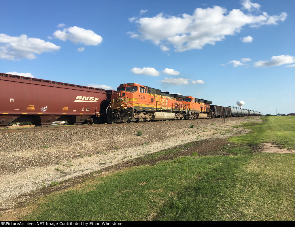 BNSF 5520